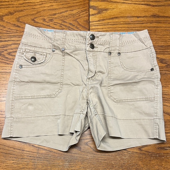 one 5 one | Shorts | One 5 One Womens Beige Cargo Shorts | Poshmark